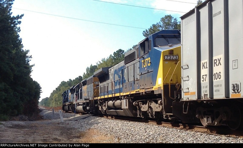 CSX 4812, 8387, and 7373(CR 6229) roll SB past mile 832